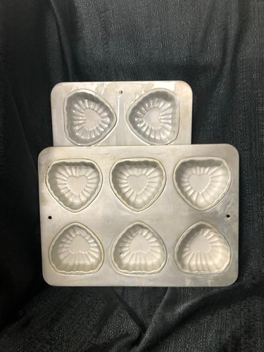 Wilton embossed valentine heart cupcake pan / vintage / set of 2 | eBay