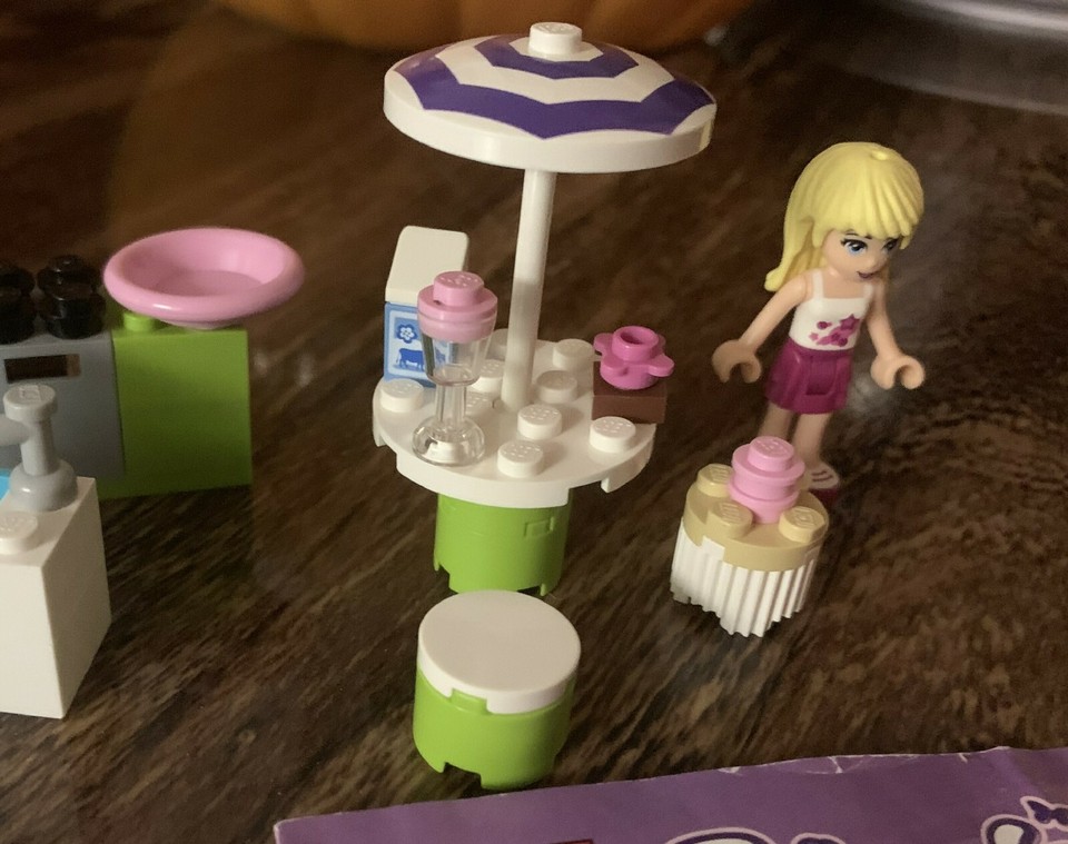 2012 Lego Friends Set# 3930 STEPHANIE'S OUTDOOR BAKERY 41Pcs w ...