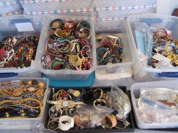 Estate liquidation -20 pounds Box lot " ON SALE NOW " new /used items.# ...