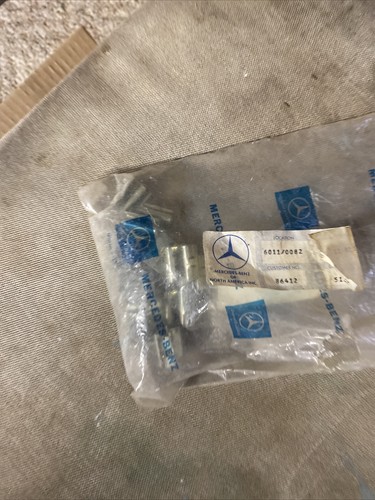 Nos Mercedes Front Door Window Clip fit 75-91 240D 560SEC (123 988 11 ...