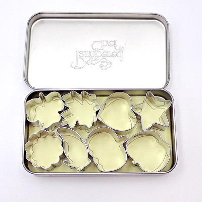 Pampered Chef Creative Cookie Cutters Set In Tin Box #1095 Fall Harvest ...