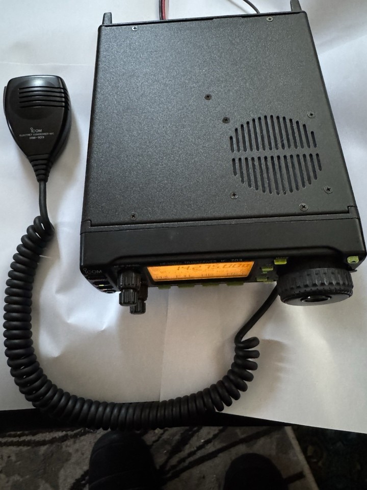 Icom IC-703 HF/50MHz 10W Transceiver with Built-In ATU Antenna for Ham ...