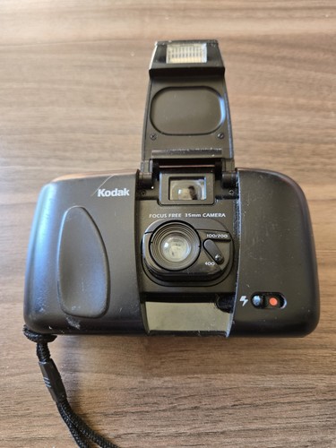 Kodak Cameo Focus Free 35mm Point & Shoot Film Camera with Flip Up ...