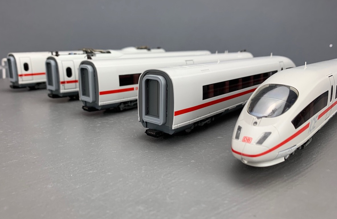 Märklin Digital HO 37783 DB ICE-3 Powered Railcar Train Class 403 Set ...