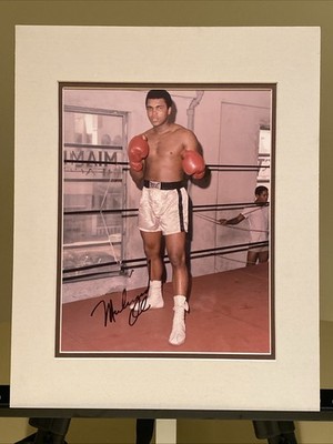 Muhammad Ali 8x10 Photo Gym Boxing Pose In Ring Autographed SIGNED | eBay