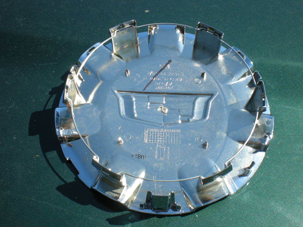 NEW 2015 - 2019 Cadillac Escalade Chrome OEM Center Cap P/N 23432313 | eBay