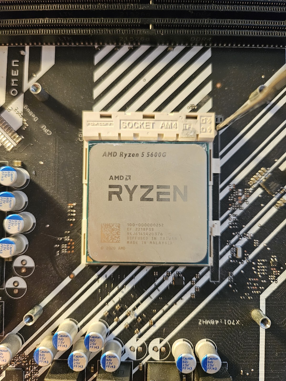 AMD Ryzen 5 5600G Processor (4.4 GHz, 6 Cores, Socket AM4) Tray - 100 ...