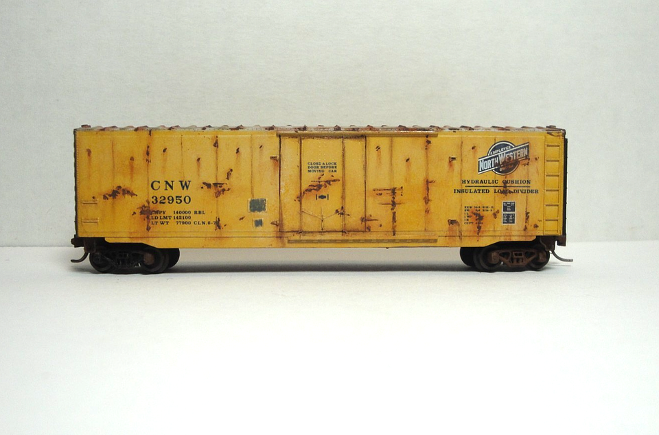 N Scale Micro Trains CNW custom weathered 50' plug door box car # 32950 ...