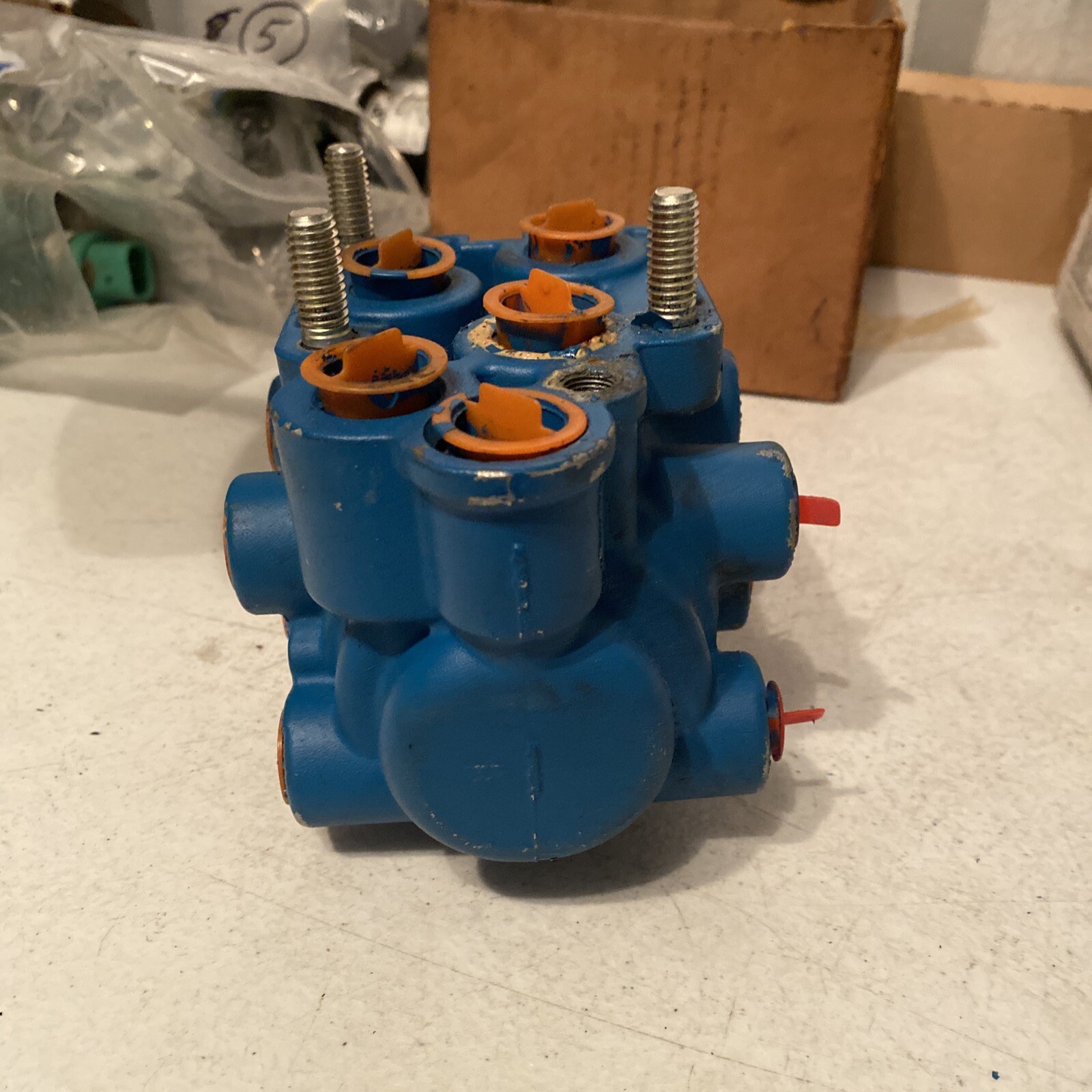 Bendix OR287564 X E-7 Dual Circuit Foot Brake Valve (Dual) 2j1010w ...