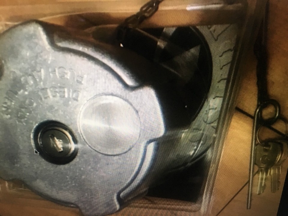 Fuel Tank Accessories Locking Diesel Fuel Cap for Freightliner M2 Semi ...