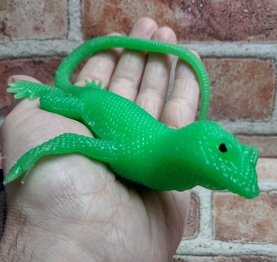 Bright Green Lizard Toymendous Life Like Squishy Stretchable Stretchy ...