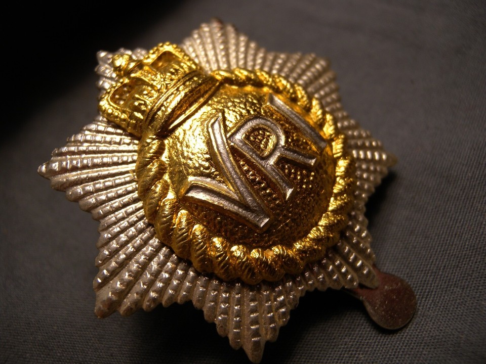 ROYAL CANADIAN REGIMENT POST WWII QC OFFICER CAP BADGE SILVERED LETTERS ...