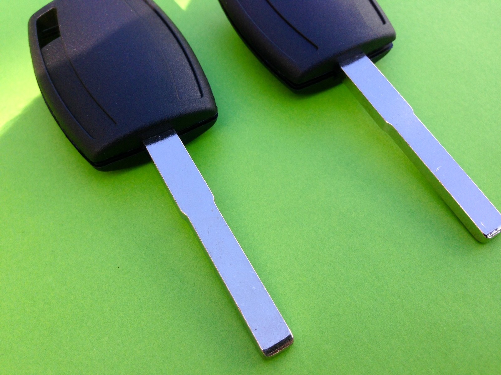 2 x transponder car key Suitable for Ford Falcon BF FG Territory Focus ...