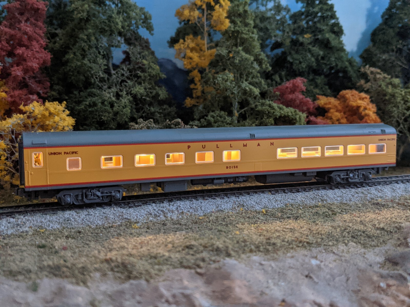 Kato N Scale UP Union Pacific City of Los Angeles 11-Car Passenger Car ...