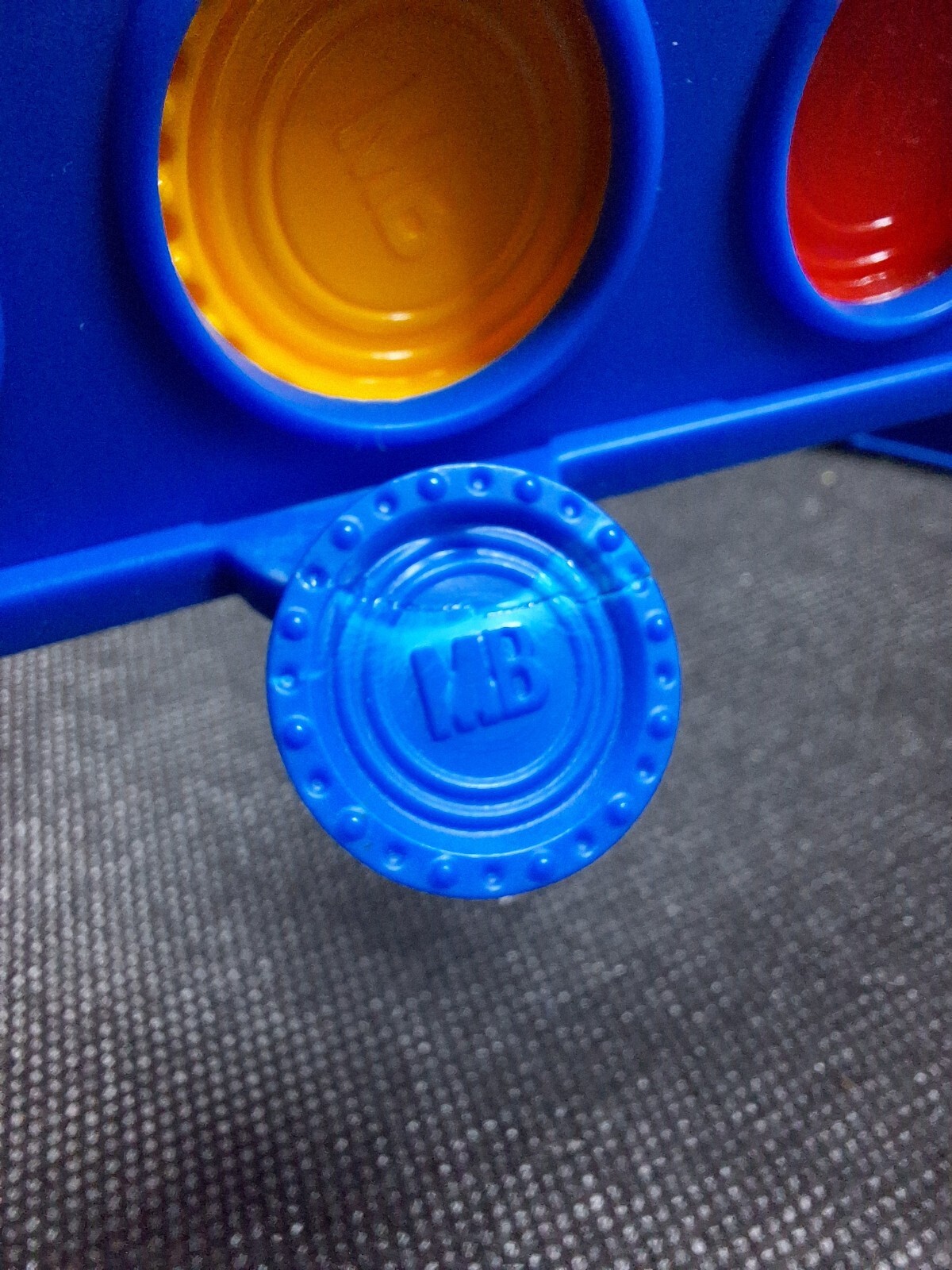 MB Games Connect 4 Classic Game of Counter Connections 2004 Complete ...