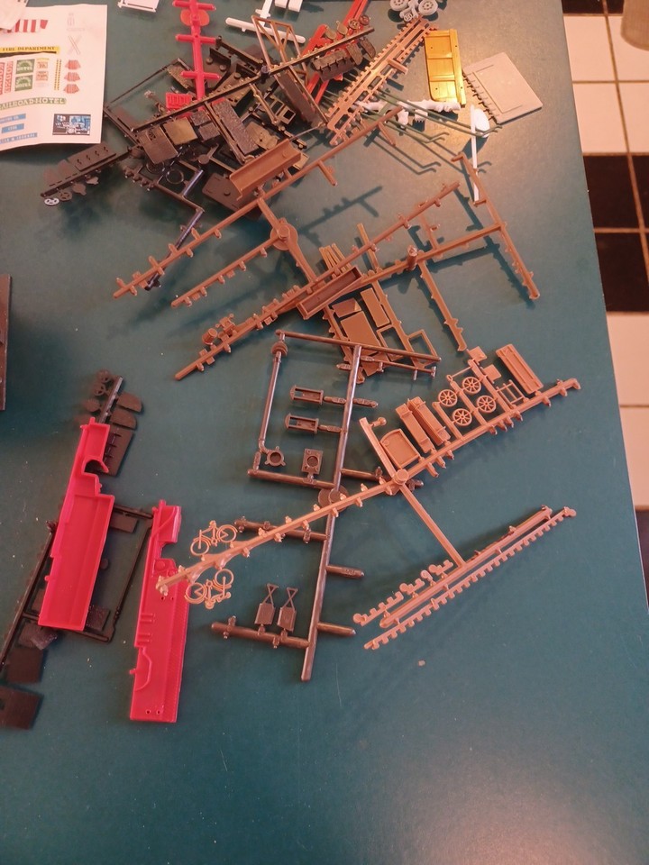 HO Scale Kit Bash Parts, People, Decals, Buildings & More Lot #1 | eBay