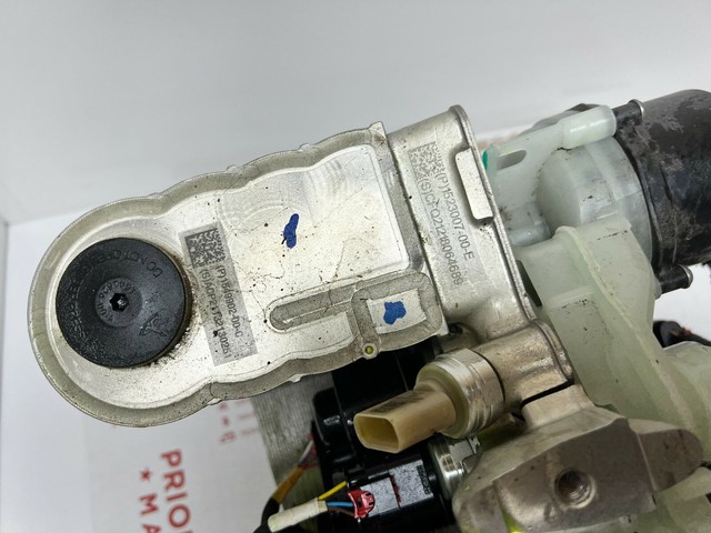 Tesla Model Y Super manifold Coolant Bottle Octobalve Chiller Assy ...