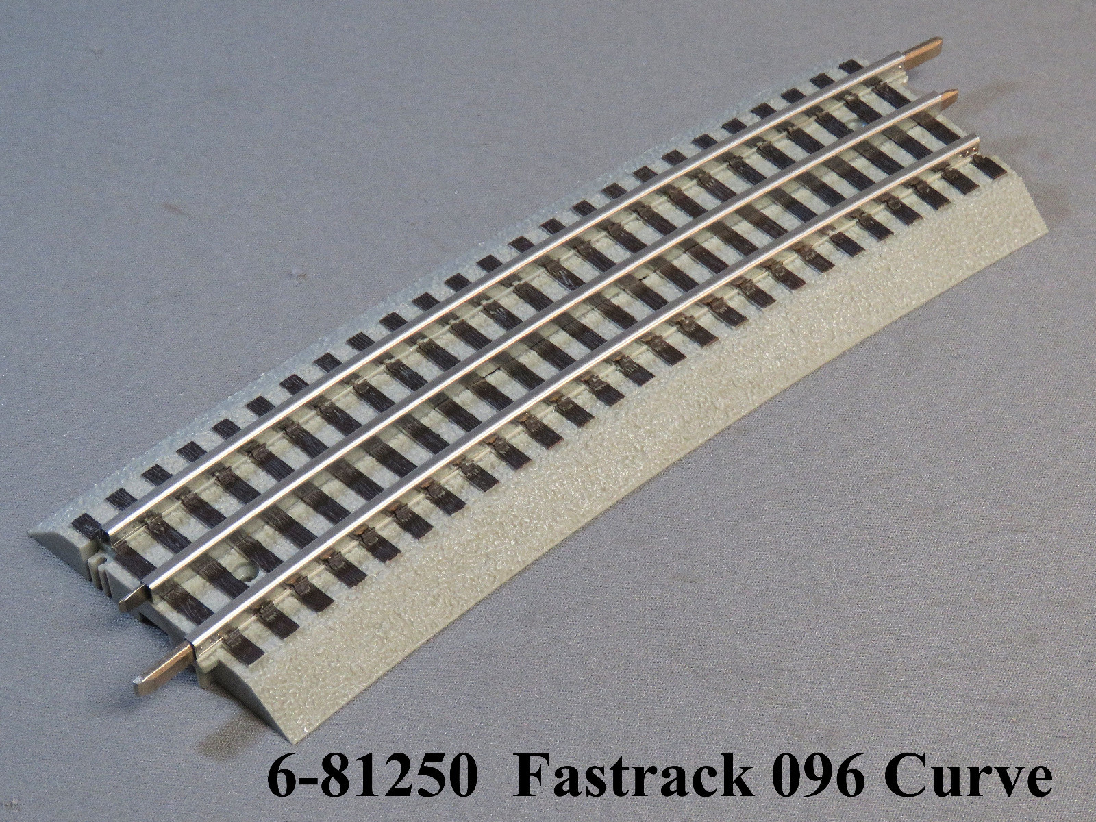 LIONEL FASTRACK 096 EXTRA WIDE CURVE TRAIN TRACK fasttrack 96" roadbed ...