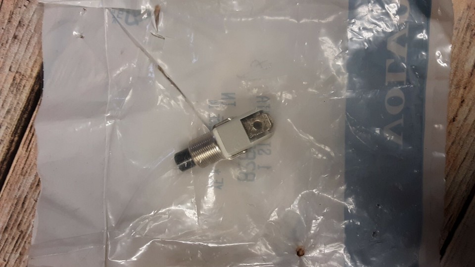 VOLVO PENTA MOMENTARY TOGGLE SWITCH 828584 | eBay