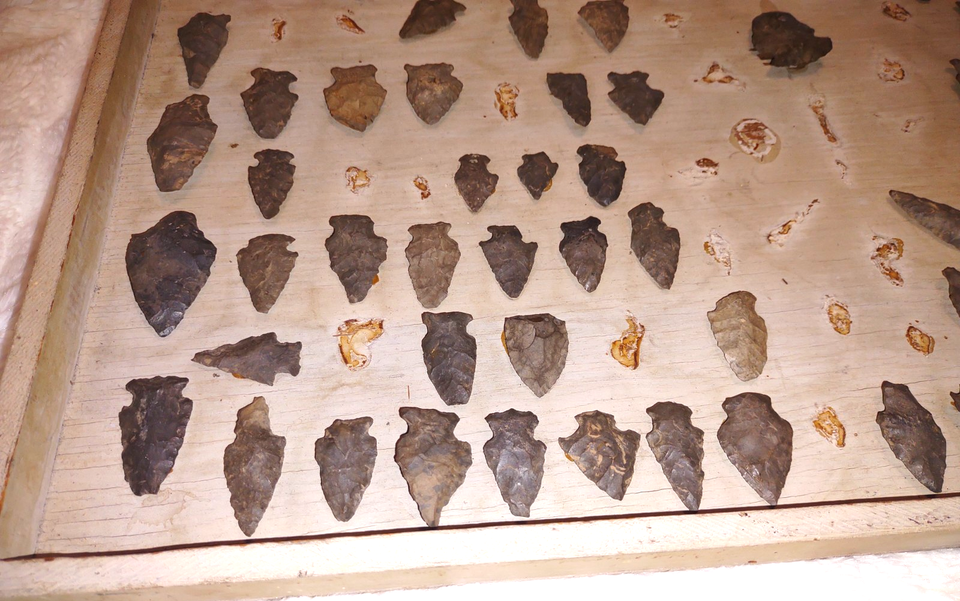 Lot Of 88 Authentic Ancient Native American Arrowheads Point Lot + Wood ...