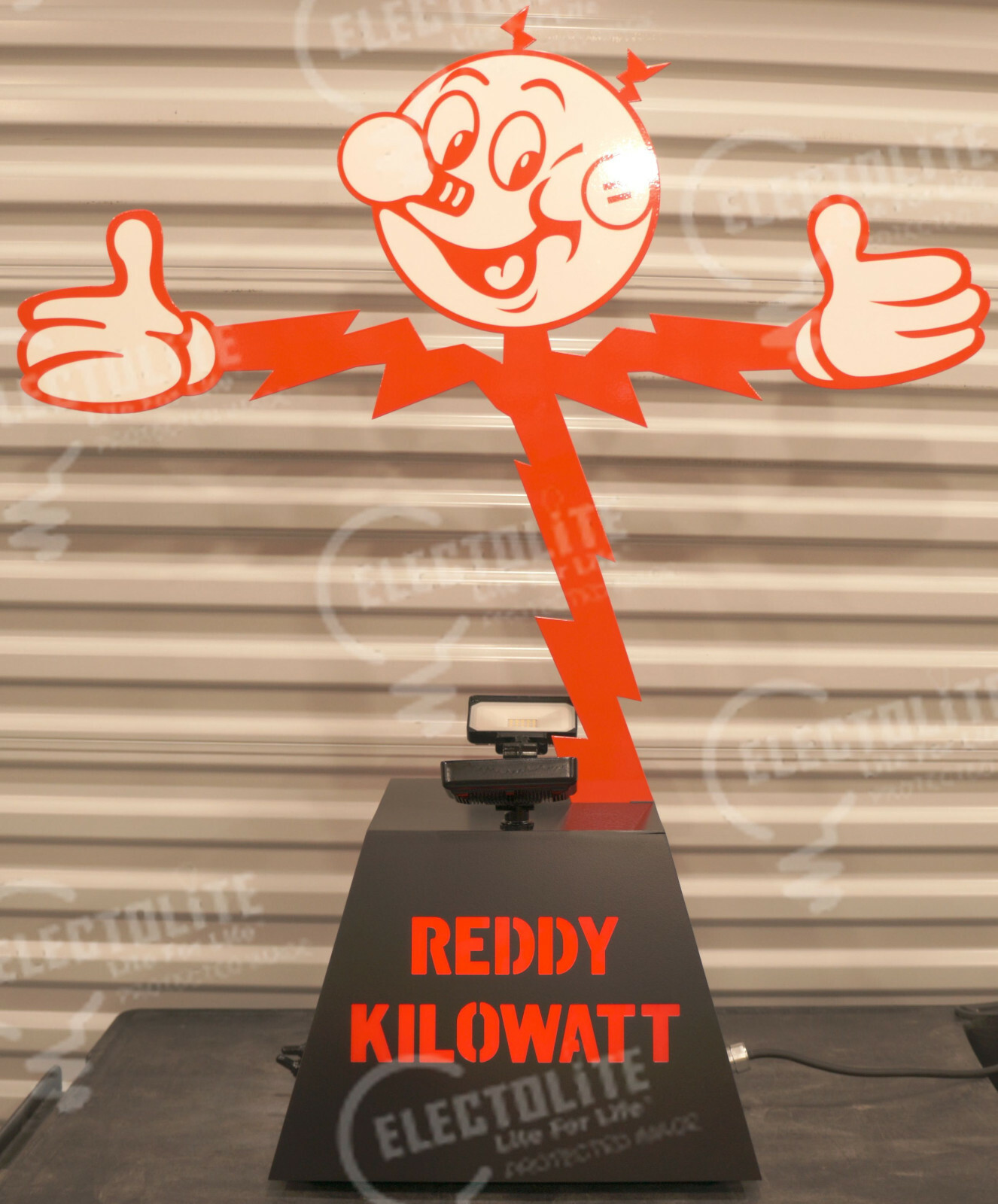 REDDY KILOWATT METAL PYRAMID BASE ILLUMINATED ELECTRICIAN'S GIFT! | eBay