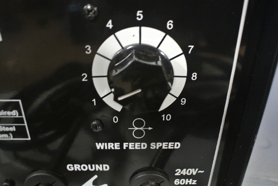 Chicago Electric Mig 170 Wire Feed Welder 170 Amps 240V Flux Cored Mig ...