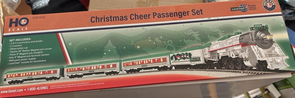Lionel HO Scale Christmas Cheer Passenger Train Set New | eBay