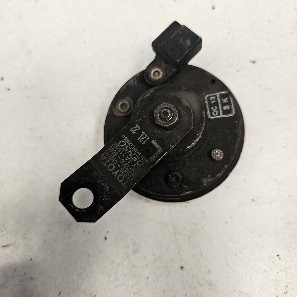 Horn Toyota Hilux Workmate SR5 N70 05-15 | eBay