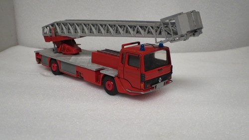 CEF FIRE ENGINE LADDER TRUCK RENAULT EPA 30S MADE IN FRANCE DISPLAYED ...
