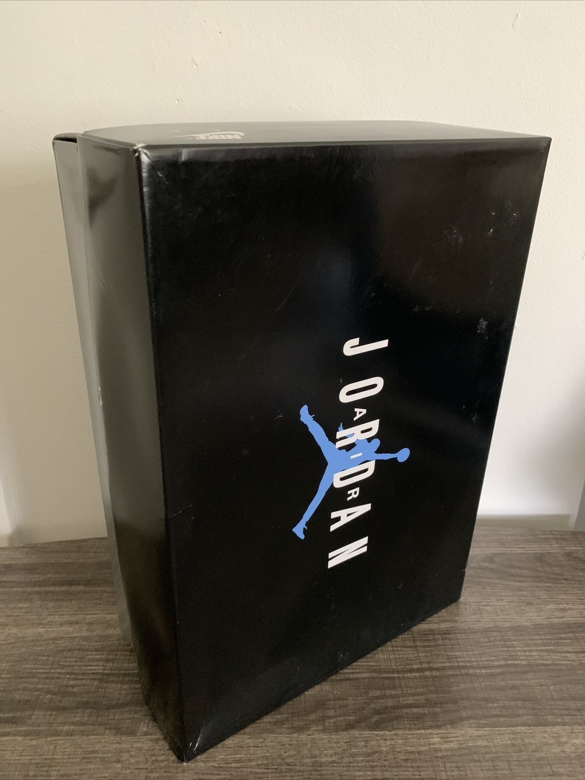 Size 9.5 - Air Jordan 11 Retro Low Legend Blue 2021 White UNC Pantone ...