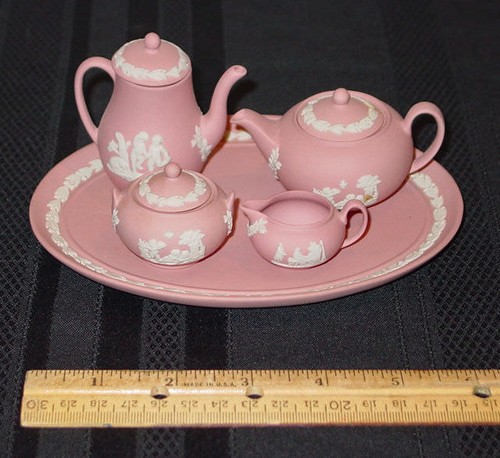 WEDGWOOD MINI / MINIATURE PINK JASPERWARE 8 PIECE COFFEE & TEA SET NEW ...