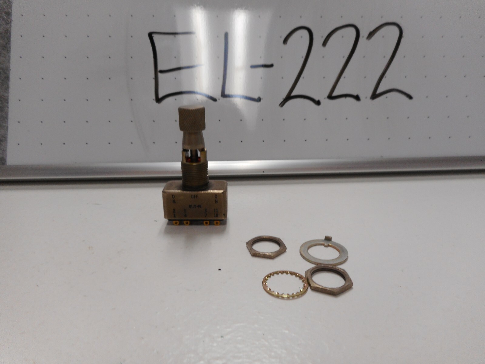 NOS 8906K4965 EATON 81640 LEVER LOCK SPECIAL 4 POLE TOGGLE SWITCH | eBay