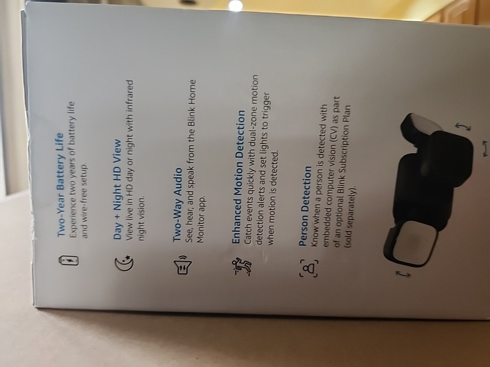 Blink - Outdoor 4 Battery-Powered 1080p Security Camera with Floodlight ...