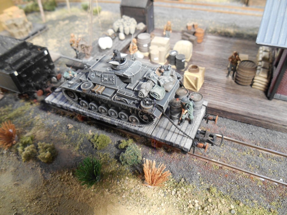 HO Roco Minitank 7th Panzer Army Tank Car with Soldiers A2176 Custom ...