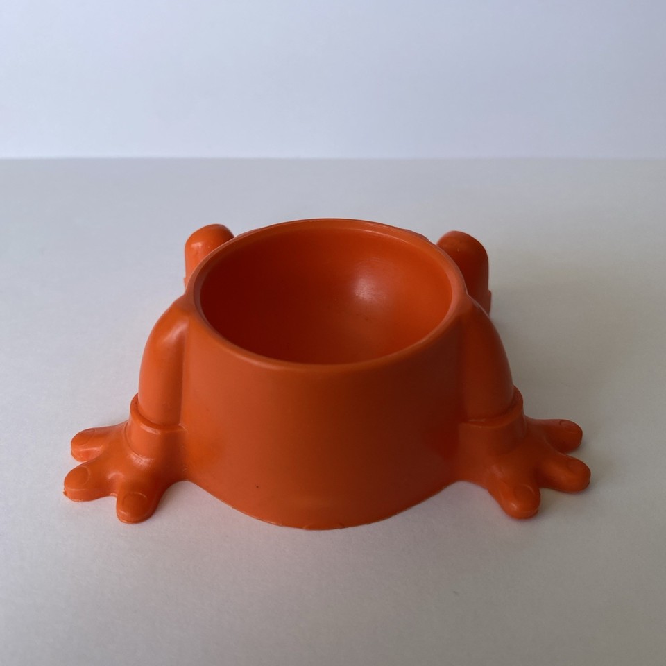 FUN VINTAGE RETRO PLASTIC HUMPTY DUMPTY NOVELTY EGG CUP | eBay