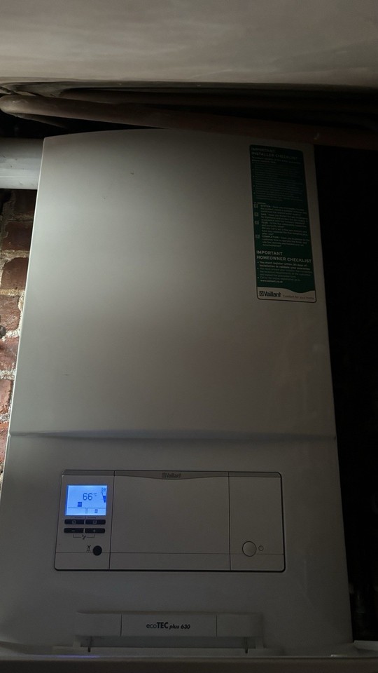 Vaillant ecoTEC Plus 630 30kW System Boiler - Good Condition just over ...
