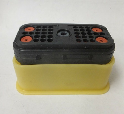 3599542C1 NEW OEM INTERNATIONAL 38 WAY BODY CONNECTOR | eBay