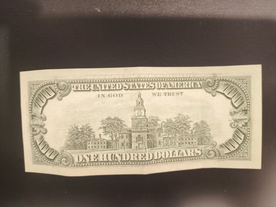1990 $100.00 U.S. Currency $100.00 Dollar Bill Serial # B99008568E VGC ...