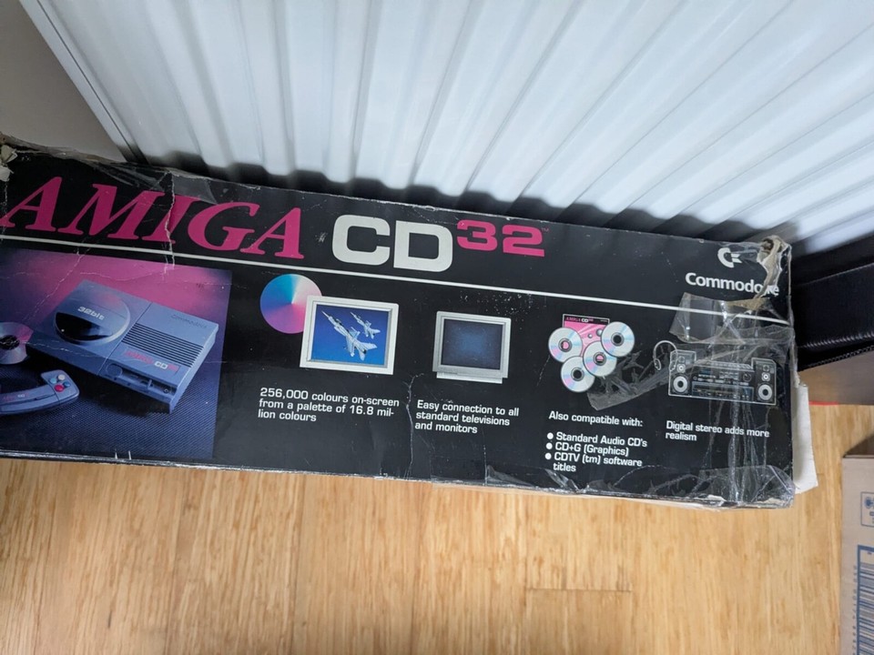 Commodore Amiga CD32 Games Console With 2 Controllers, Power Supply, in ...