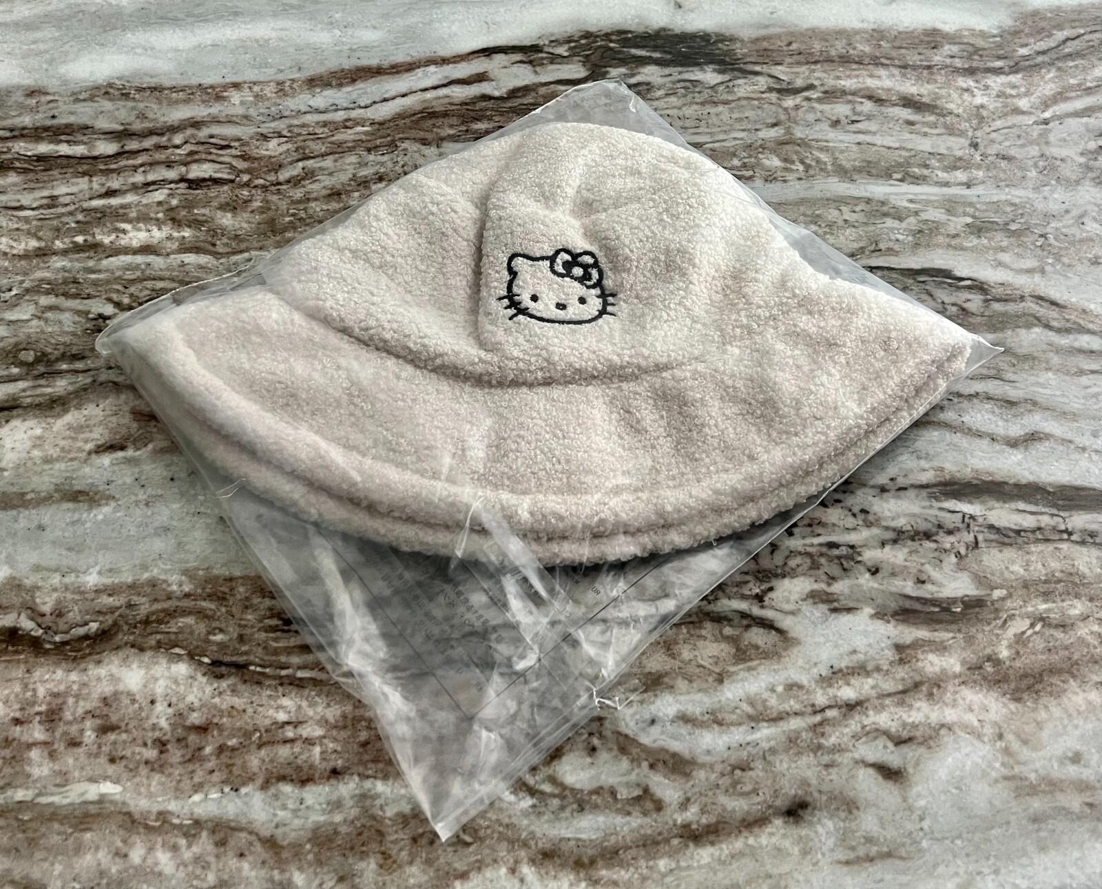 H&M Hello Kitty Bucket Hat Cream - Brand New | eBay