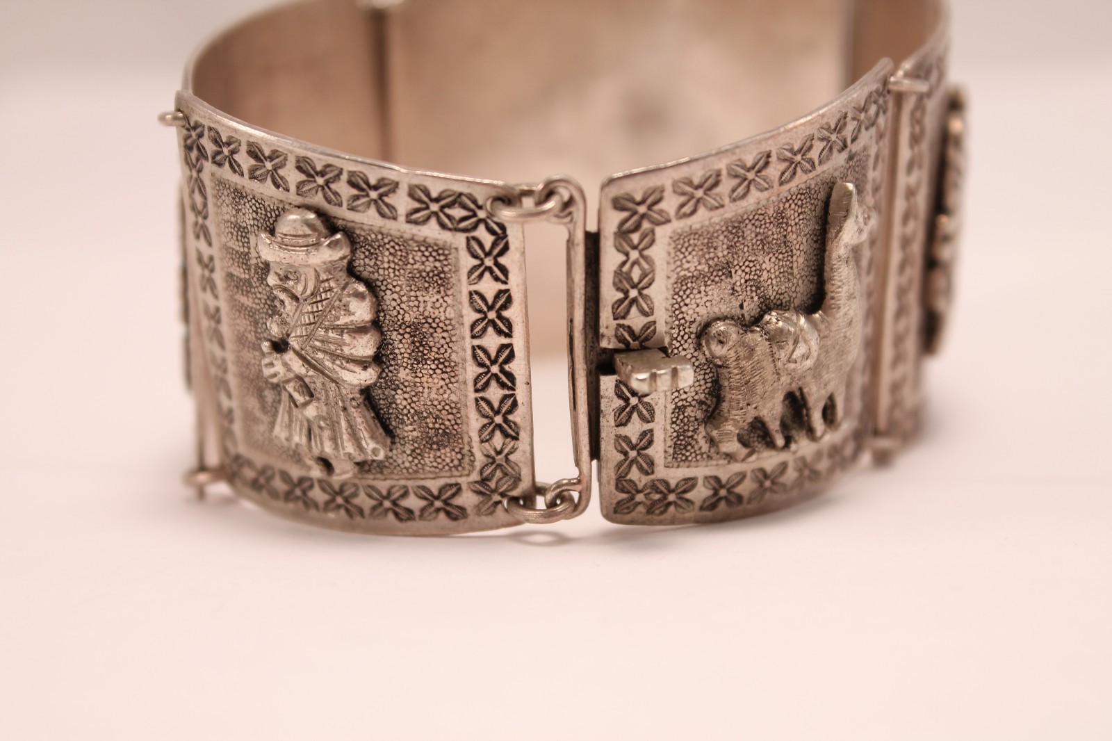 LARGE SILVER PERUVIAN MAYAN INCA GRADUATED PANEL BRACELET ORNATE 102 ...