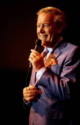 Val Doonican Band Singer Performing Val Doonican 1990s Old Music Photo ...