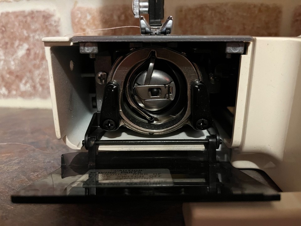 Singer Rare Model 324 White Featherweight Plus Sewing Machine No Power ...