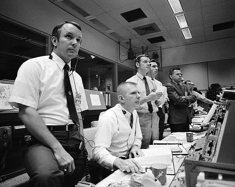 Apollo 13 Mission Control Director Nasa Mission Control Apollo Hi Res