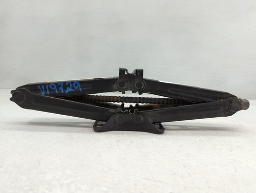 2020 Chevrolet Trax Spare Scissor Car Jack W9HR1 | eBay