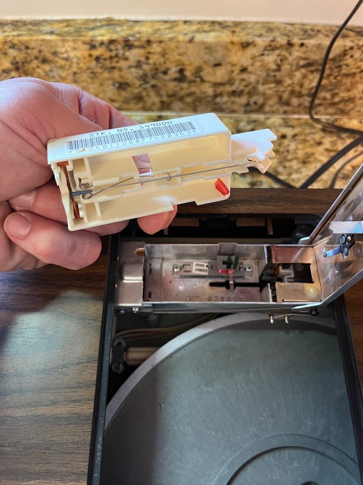 RCA SelectaVision CED Video Disc Player - Model SFT 100 W - turns on ...