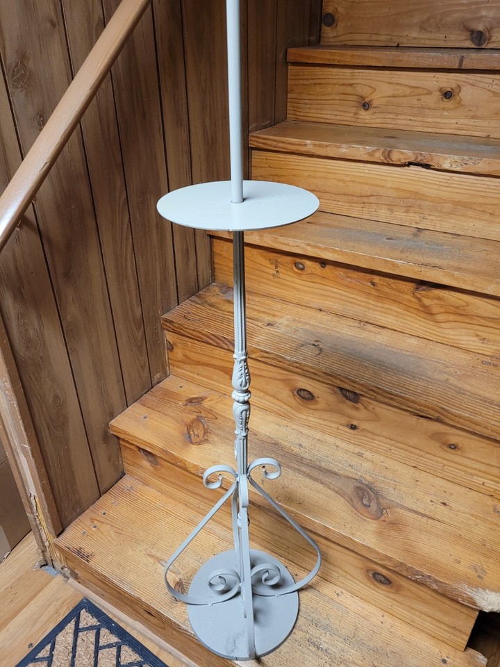 Floor Model Iron Paper Towel Stand. Use on Patios, Bathrooms, Indoor ...