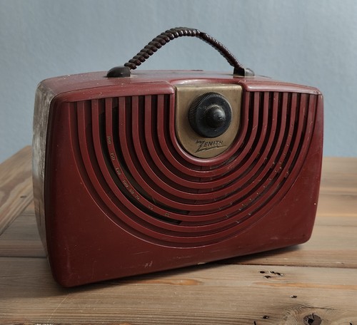 Zenith Holiday 1946 Portable Tube Radio Vintage Decoration Or Parts ...