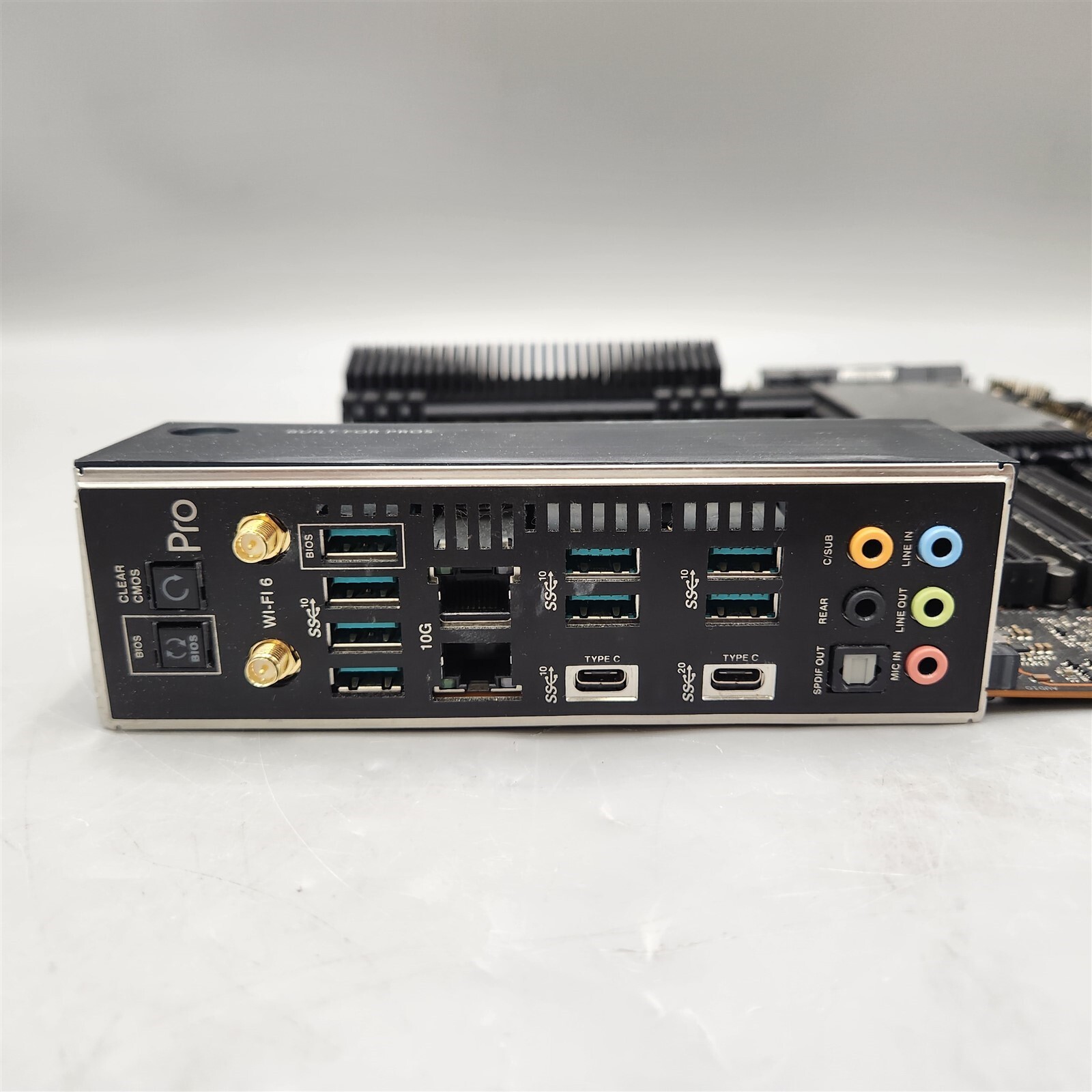 ASUS Pro WS WRX80E-SAGE SE WIFI AMD Threadripper Pro EATX workstation ...