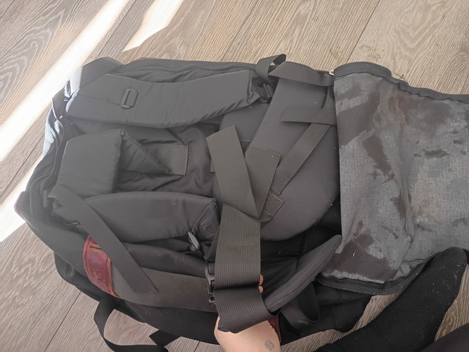 MEI Mountain Equipment Inc. Black Hiking Backpack Padded Straps Hip ...